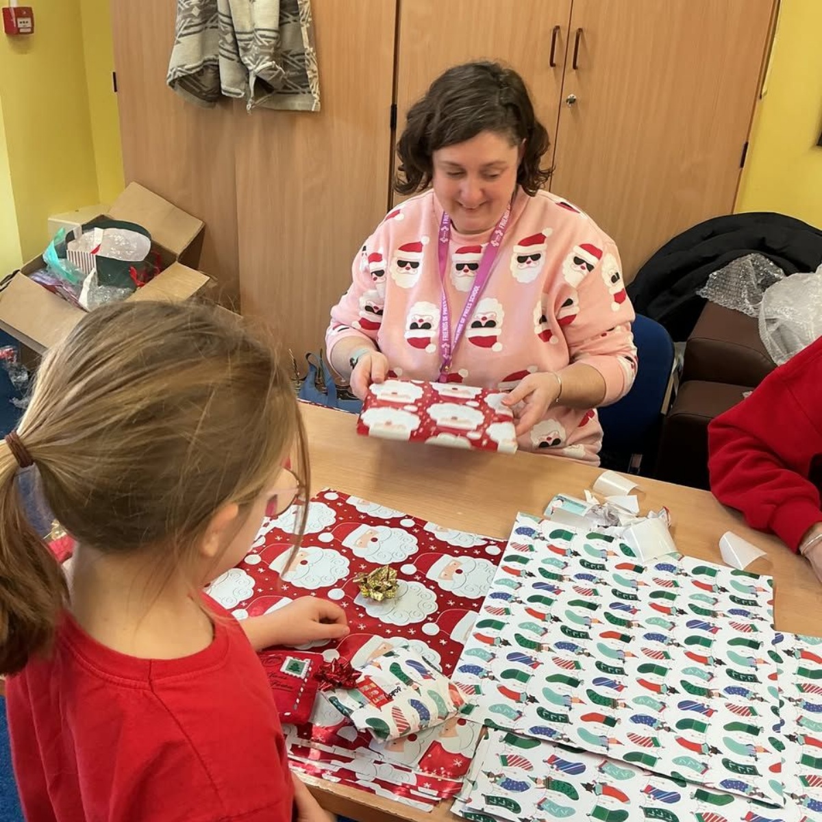 Prees CE Primary School and Nursery - Elfridges Gets Christmas Wrapped